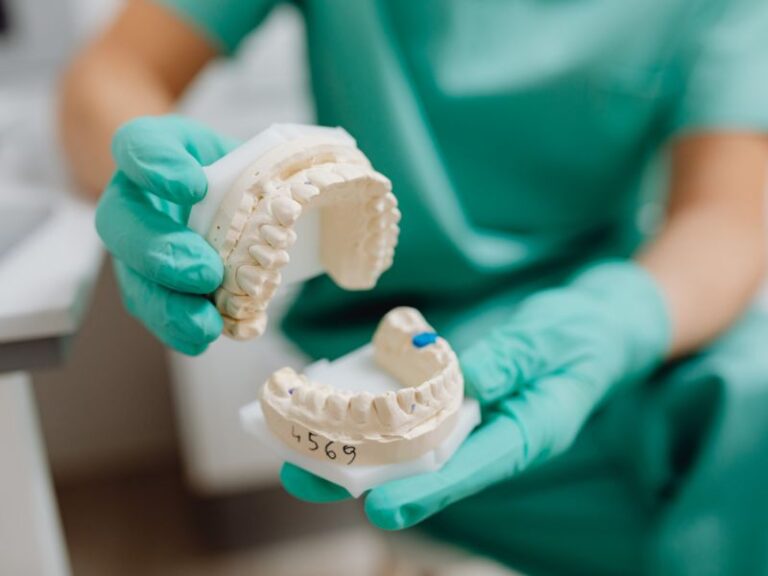 Síntomas, causas y tratamiento del quiste dental | CEIO